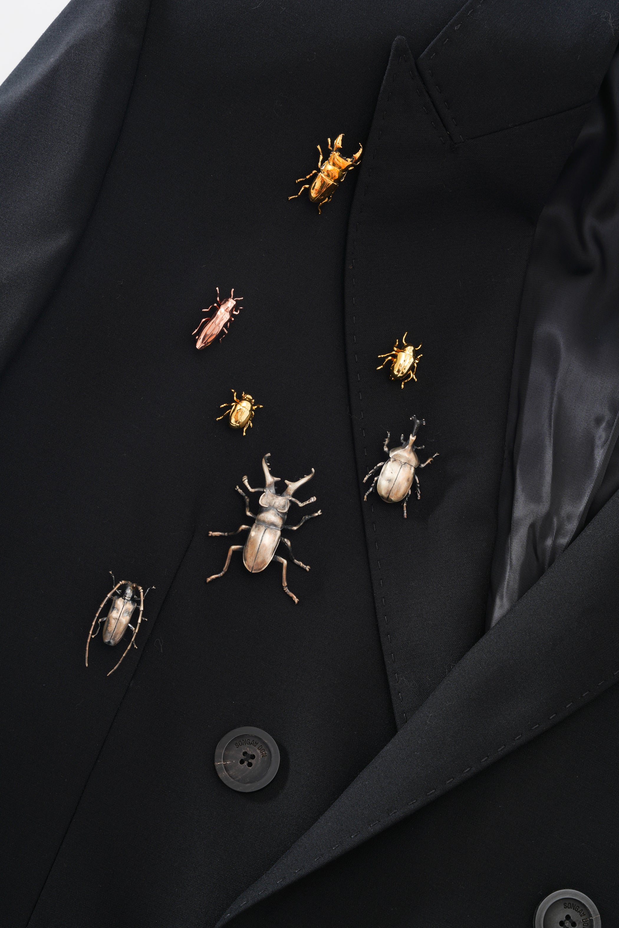 Brooch suit - SONGAADON